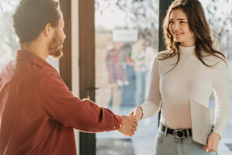 How to Stand Out When Meeting People Professionally » Central Workforce ...